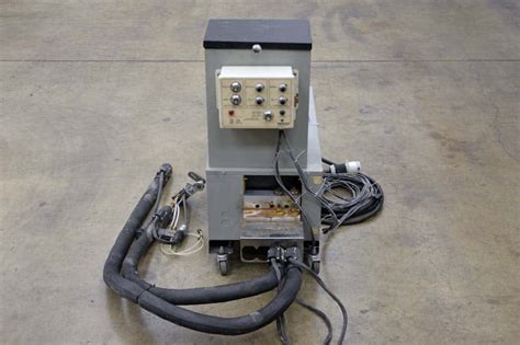 Dynatec Adhesive Application System With Two Hoses And One Glue Head Boggs Equipment