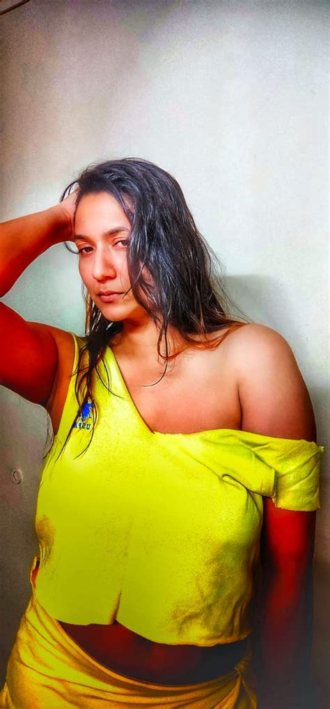 Pooja Joshi Hot Sexy