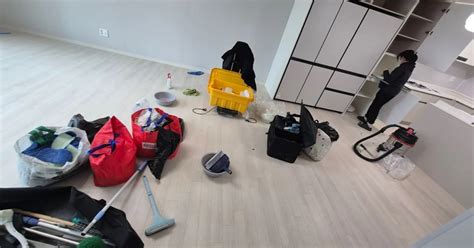 숨고에서 리뷰작성 처음합니다 이사들어오고 짐 대충정리하고나서 이제야 여유가생겨 적네요 먼저 쓸어담다 정말 감사합니다 입주청소맡겼는데 구석구석 엄청 꼼꼼하게