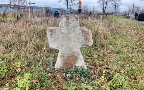 Кошів Гранітний хрест Цікаві місця • Памятки • Що подивитись у Кошів Гранітний хрест