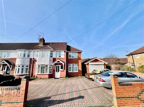 Meadowbank Gardens Cranford Tw5 7 Bed End Of Terrace House For Sale £699 950