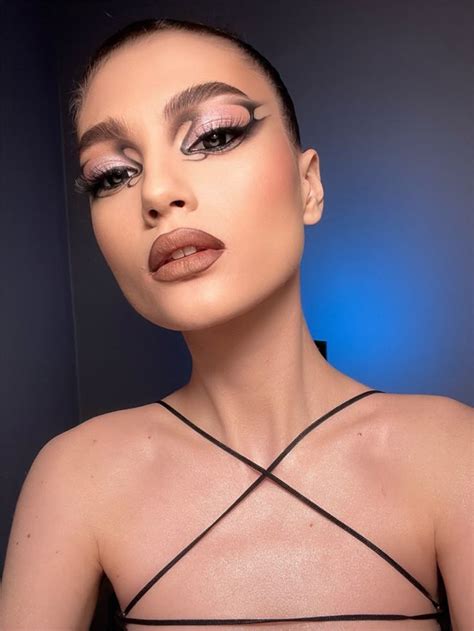 Графика Идеи макияжа Новогодний макияж Макияж глаз