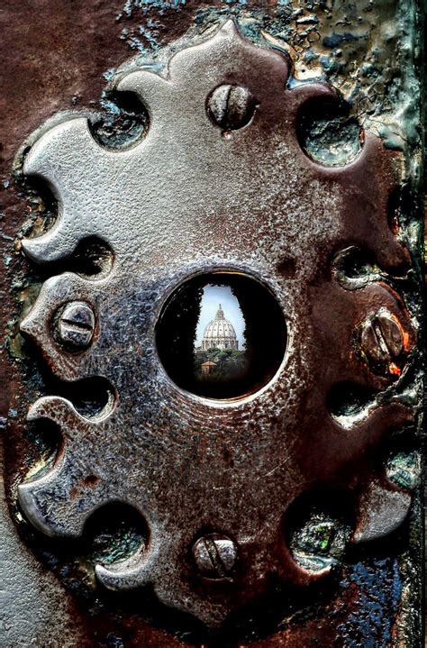 The Aventine Keyhole The Most Famous Keyhole In Rome Walks In Rome