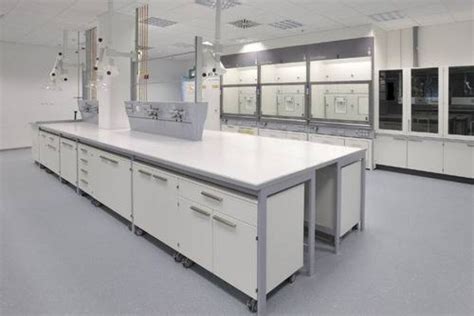 In Depth Guide For Lab Bench Design And Tool Accessibility Westlab Spaces