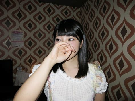 【独占公開】ナンバーワンav女優・上原亜衣が噂のうんこカレーに挑戦！「今年一番キツい仕事でした…」と言わしめたav男優しみけん監修”うんこ味の