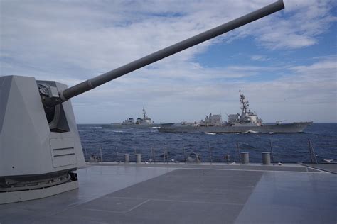 防衛省 海上自衛隊 On Twitter Rt Jmsdfsdf 7月16日、護衛艦まやは、米海軍駆逐艦ジョン・フィン及び韓国海軍