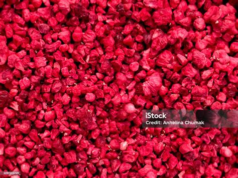 말린 동결 건조 라즈베리를 위에서 클로즈업한 모습 배경 달콤한 음식에 대한 스톡 사진 및 기타 이미지 달콤한 음식 건조한 과일 Istock