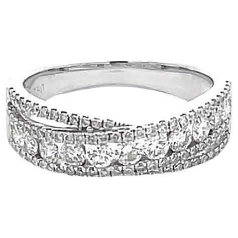 Diamant Kreuz Over Ring Aus 18 Karat Weißgold Im Angebot Bei 1stdibs