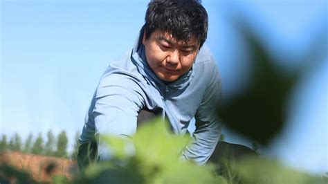 新华视点丨逐梦在希望的田野上 新华网客户端