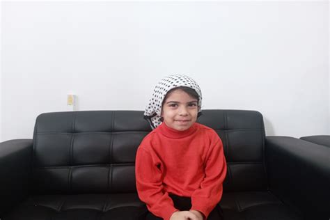 باران؛ دخترِ حافظِ شعر مصور وقتی خانواده‌ای با شعر و کتاب حالش بهتر