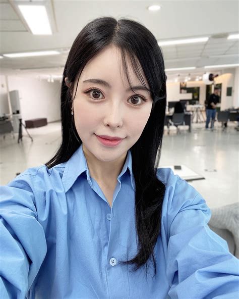 김다온 여친짤 아니고 엄마짤 부인짤 🙂🙃 Instagram