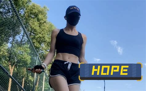 世界冠军教你跳绳。交叉步和速度步 Bilibilib站无水印视频解析——yiuios易柚斯