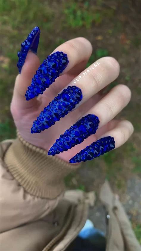 Длинные острые ногти синие со стразами 💙 Дерзкие ногти стервы Nails
