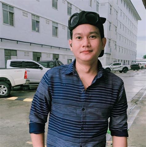 មេការ ធឿន ស៊ឹម ម្ចាស់ឈ្មោះ ម្ចាស់លេខកាត សូមទាក់ទង់ Facebook