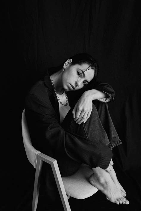 Фотосессия девушка на стуле Fictional Characters Character John Wick