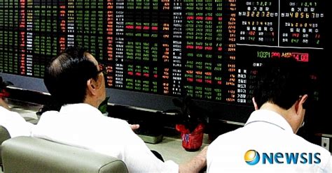 멍든 주식 전광판