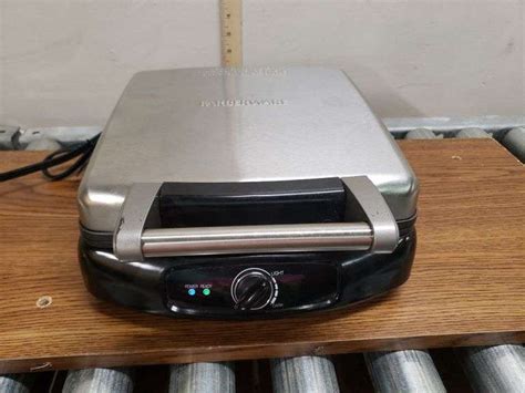 Farberware Waffle Maker Tested And Working 17c Lil Dusty Online Auctions All Estate