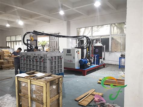 聚氨酯高压 Pu发泡机厂家 东莞市启富机械设备有限公司