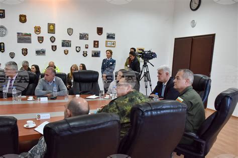 Служебният министър на отбраната инспектира изпълнението на инфраструктурни проекти в авиобаза