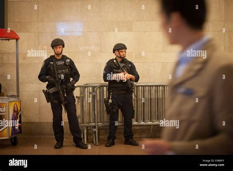 Manhattan New York Usa 23rd Oct 2014 Nypd Esu Unit On Patrol In