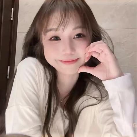 来海边当然要抓只波龙煮海鲜面吃咯 艾特你的饭搭子请你吃 一口下去超满足 海鲜面 波龙 来海边当然要抓只波龙煮海鲜面吃咯 艾特你的