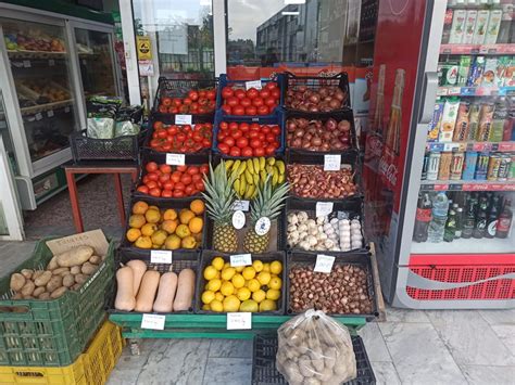 ΜΙΝΙ ΜΑΡΚΕΤ ΦΡΟΥΤΑ ΛΑΧΑΝΙΚΑ