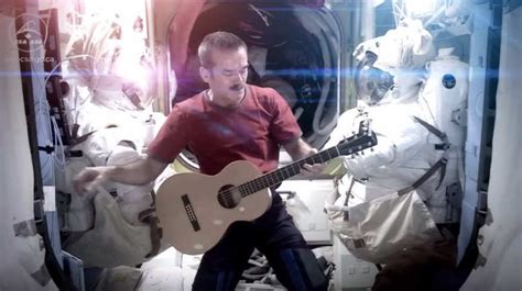 Astronaut Chris Hadfield Singing David Bowies Space Oddity