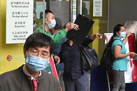 袁國勇放心打第二針復必泰 料長假後確診個案回升 星島日報