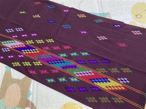 ဝါဝင်ခါနီးမေမေတွေ ခင်ပျိုမဒီ နန်းနန်း ကချင်ရိုးရာချည်ထည်