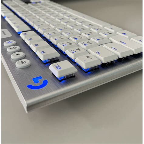 羅技g913 Tkl 87鍵無線三模機械鍵盤中文茶軸rgb銀白 蝦皮購物