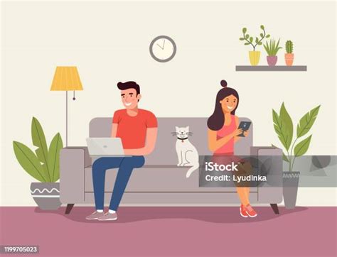 노트북과 스마트 폰소파에 앉아 남자 여자와 고양이 벡터 플랫 일러스트레이션 애완고양이에 대한 스톡 벡터 아트 및 기타 이미지 애완고양이 거실 컴퓨터 Istock