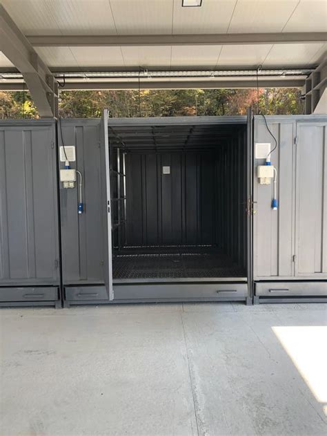 Министър Димов Площадката за събиране на опасни отпадъци от бита край Атия е направена по най