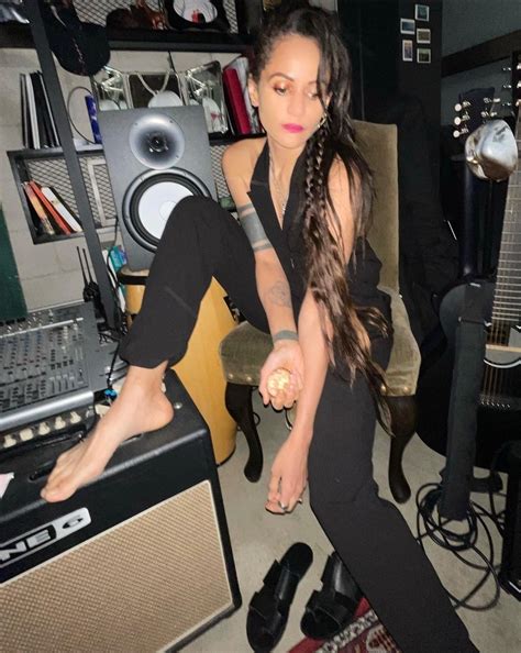 Persia Whites Feet