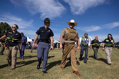 កុមារអាមេរិកបាញ់មនុស្សស្លាប់៤នាក់នៅសាលា Ams Central