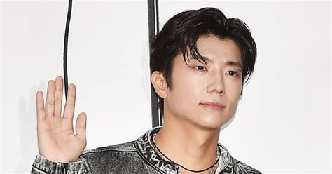 우영 매력이 넘치는 표정 [포토엔hd]