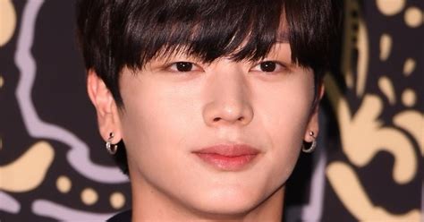 육성재 심쿵 유발 눈빛