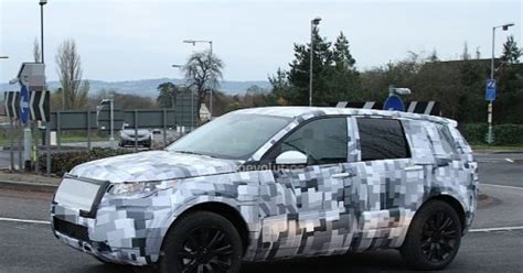 랜드로버 프리랜더 3세대 英서 최초 포착