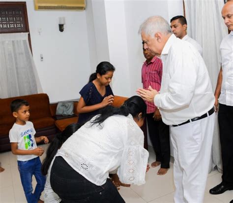 President Visits Sanath Nishanthas House Final Rites On Sunday Sri