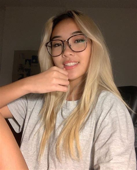 Cute Nerdy Blonde Rrealasians