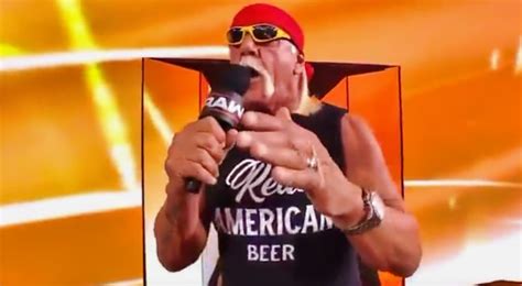 Video Hulk Hogan Looked Like A Broken Man As He Got Mercilessly Booed