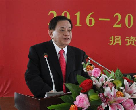 開封大學董事長李金松博士在2016 17年度金松獎學金頒獎禮上講話