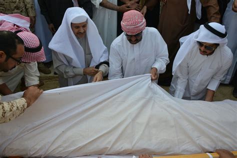 شاهد الصورتشييع شهداء الواجب الوطني المشاركين في قوات التحالف العربي