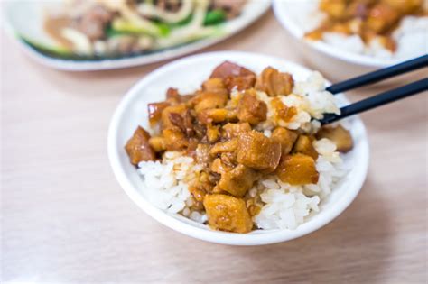 대만 유명 음식돼지고기 밥 위에 찐 간장 조 림 돼지고기 쌀 대만 음식 대만 길거리 음식 갈색에 대한 스톡 사진 및 기타 이미지 Istock