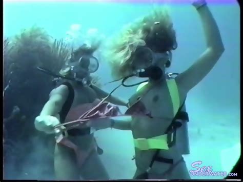 SexUnderwater E Scuba Girls Play In The Ocean Underwater In Ocean Play