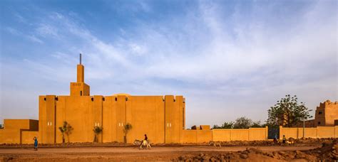 Atelier Masomi Transforms Derelict Niger Mosque Into Library
