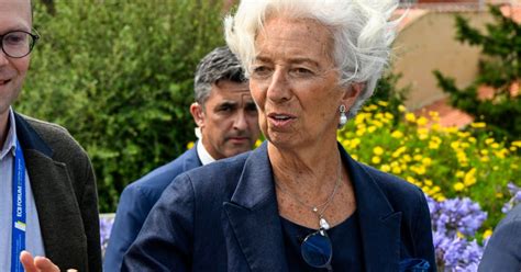 Bce Lagarde Tassi Su Livelli Restrittivi Tutto Il Tempo Necessario