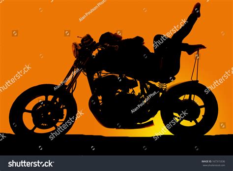 754 Imágenes De Beautiful Motorcycle Babes Imágenes Fotos Y Vectores