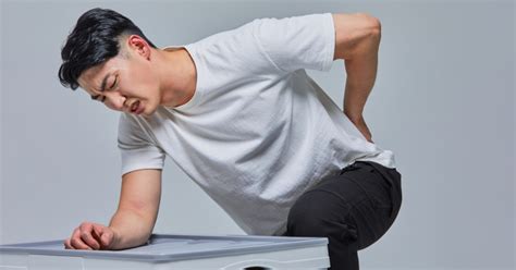 허리 아픈 사람 꼭 보세요이 3가지 자세 절대 피하세요