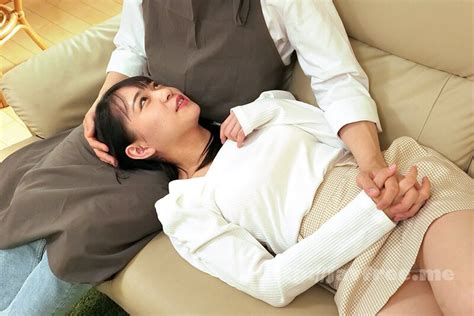 [skmj 442] イケメン保育士に子宮萌！？素人女子大生が初めてのばぶみ体験！エプロン姿がカッコイイ保育士さんに父性たっぷり甘やかされ赤面発情！そのまま脳がトロけるようなキス・キス・キス