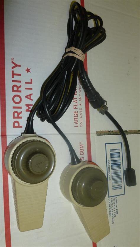 Joystick Apple Ii Plus Rare Circa 1980 Hand Controllers W Ic Connectors